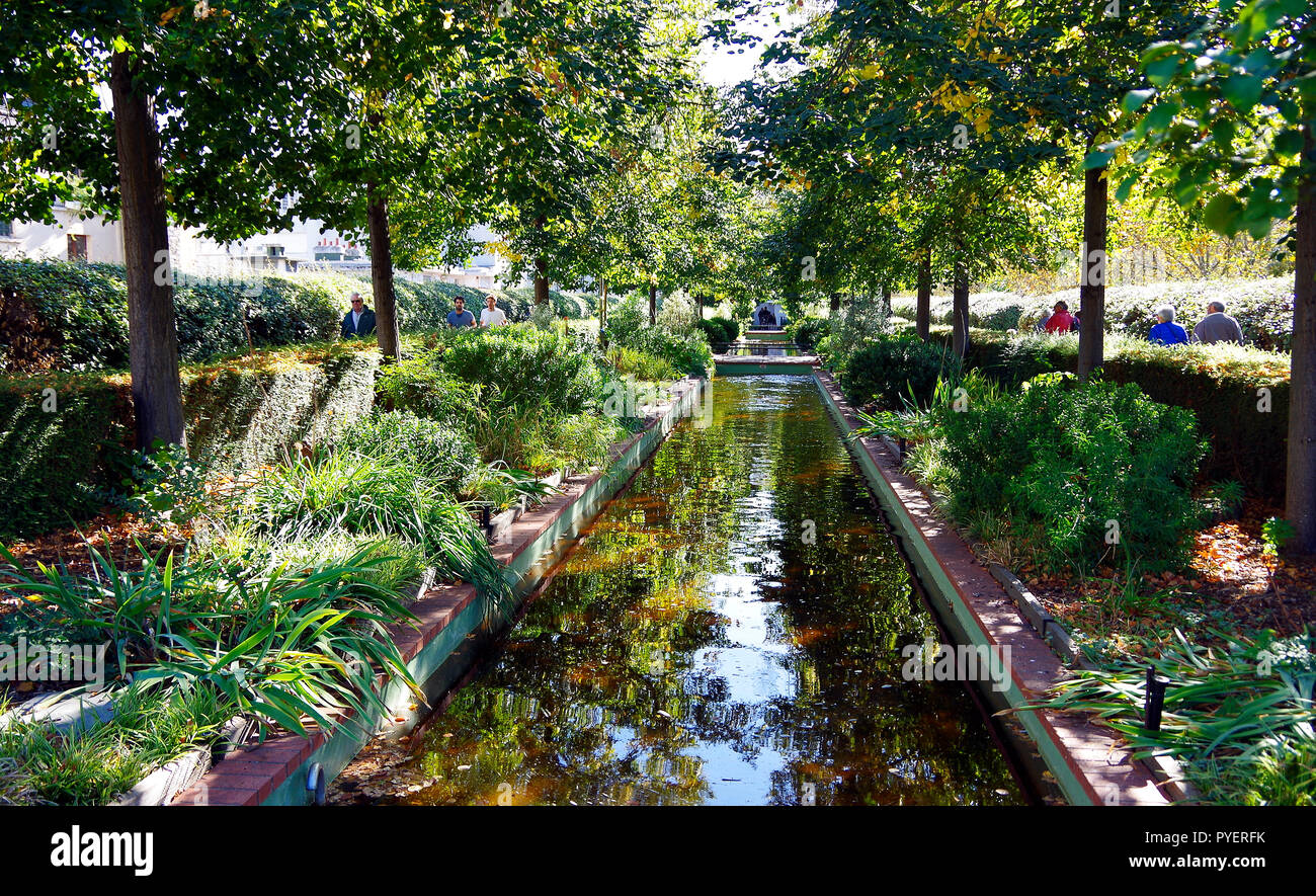 Viaduc des arts promenade plantee hi-res stock photography and images ...