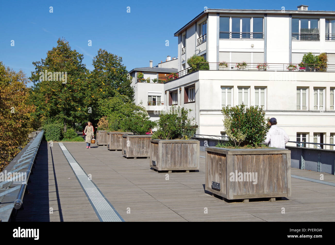 Viaduc des arts promenade plantee hi-res stock photography and images ...