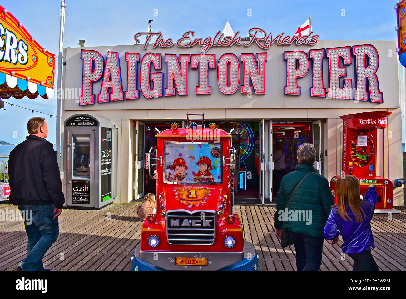 Amusement Arcade Sign Stock Photos & Amusement Arcade Sign Stock Images ...