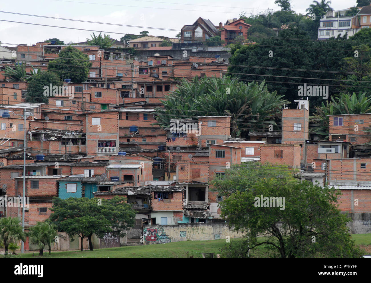 Sao paulo slum hi-res stock photography and images - Alamy