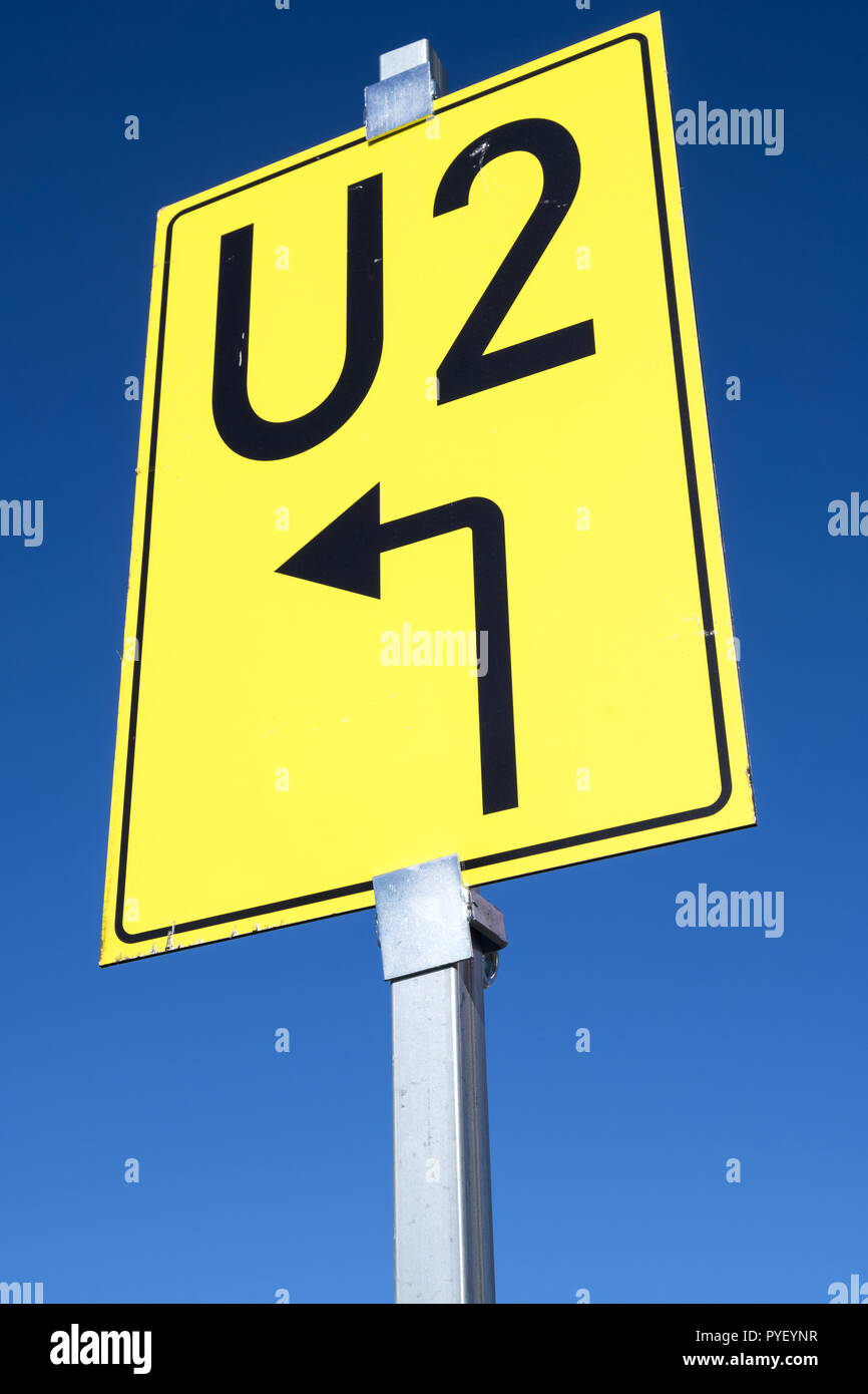 Detour sign hi-res stock photography and images - Alamy
