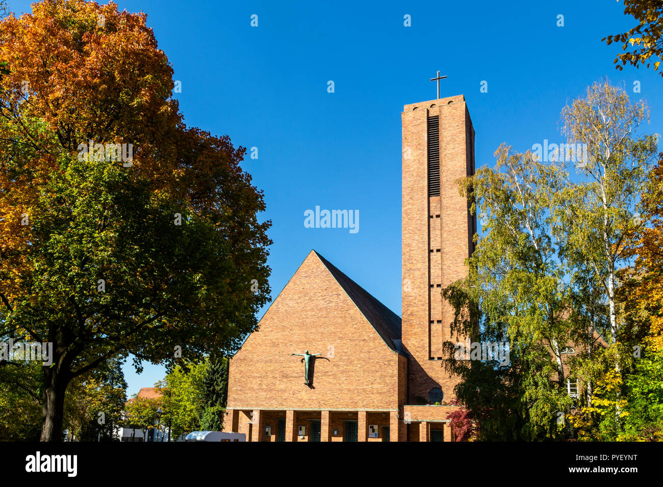 Jesus-Christus-Kirche (Jesus-Christus Church), Berlin in Dahlem ...