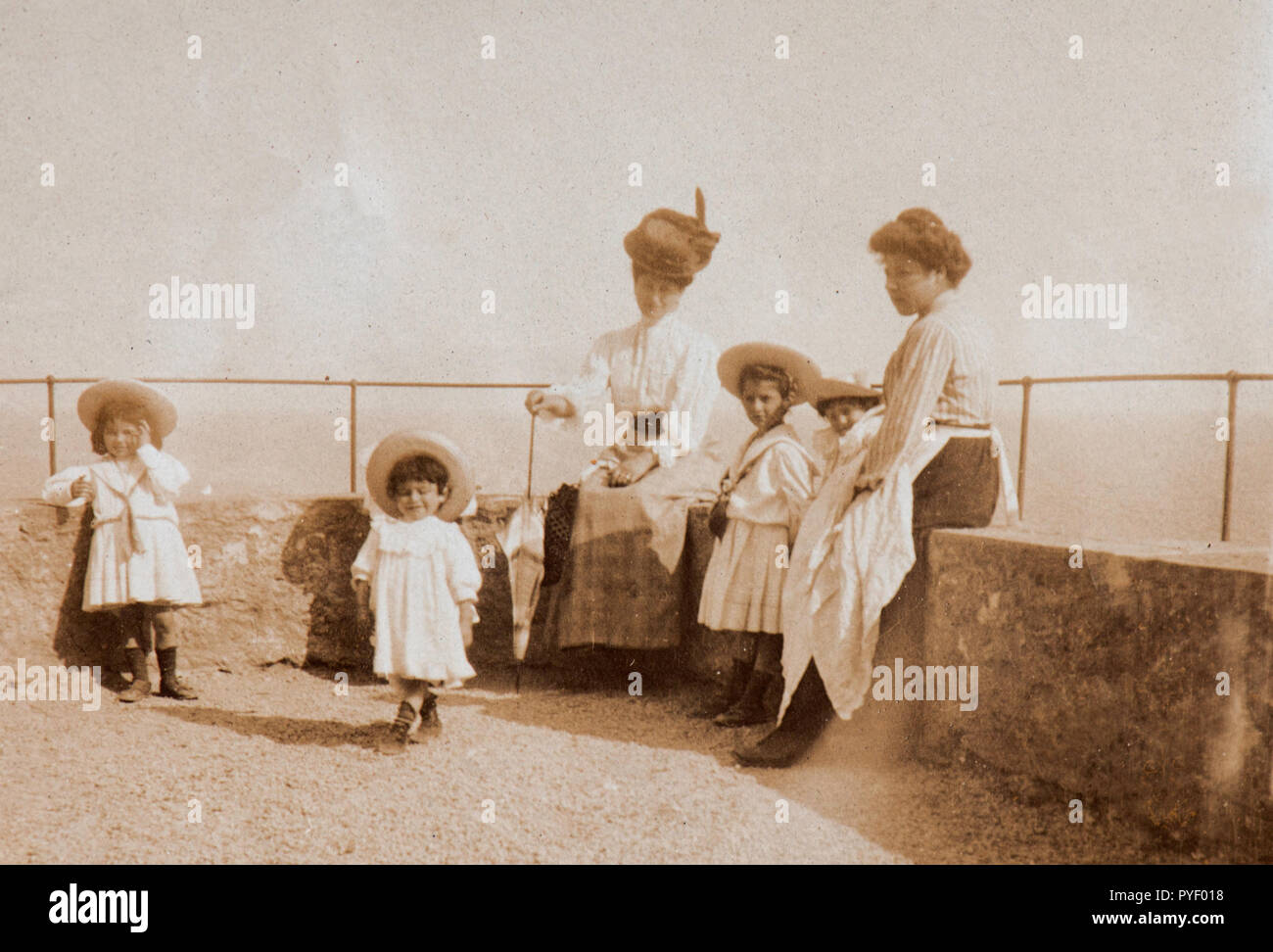 Unknown Italian woman with her children and nanny (Italy, 1910s Stock ...