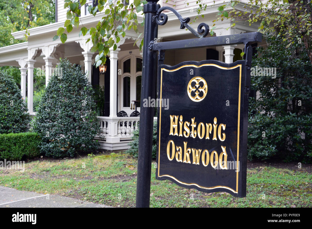 Neighborhood sign to Raleigh North Carolina's Oakwood Historic District ...