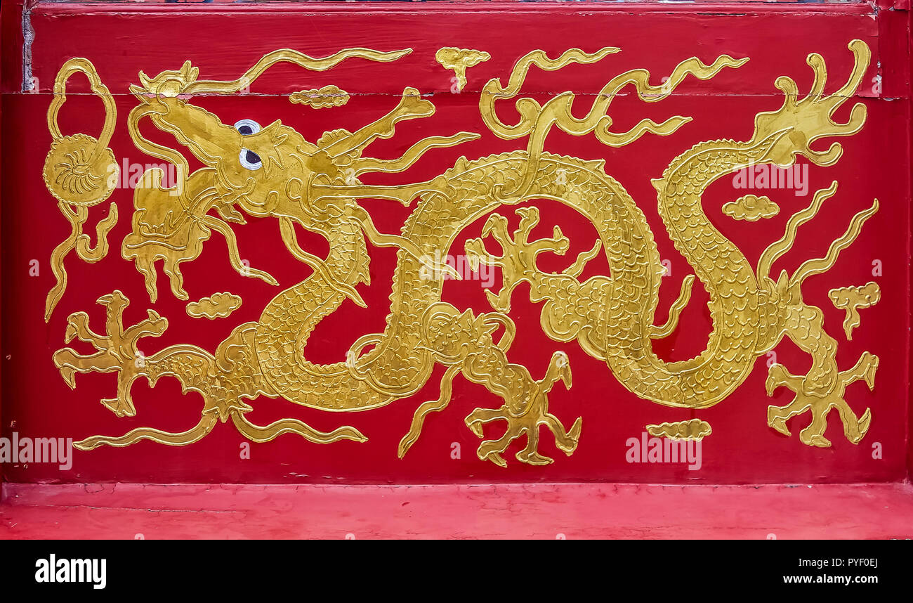 Dragon motif hi-res stock photography and images - Alamy