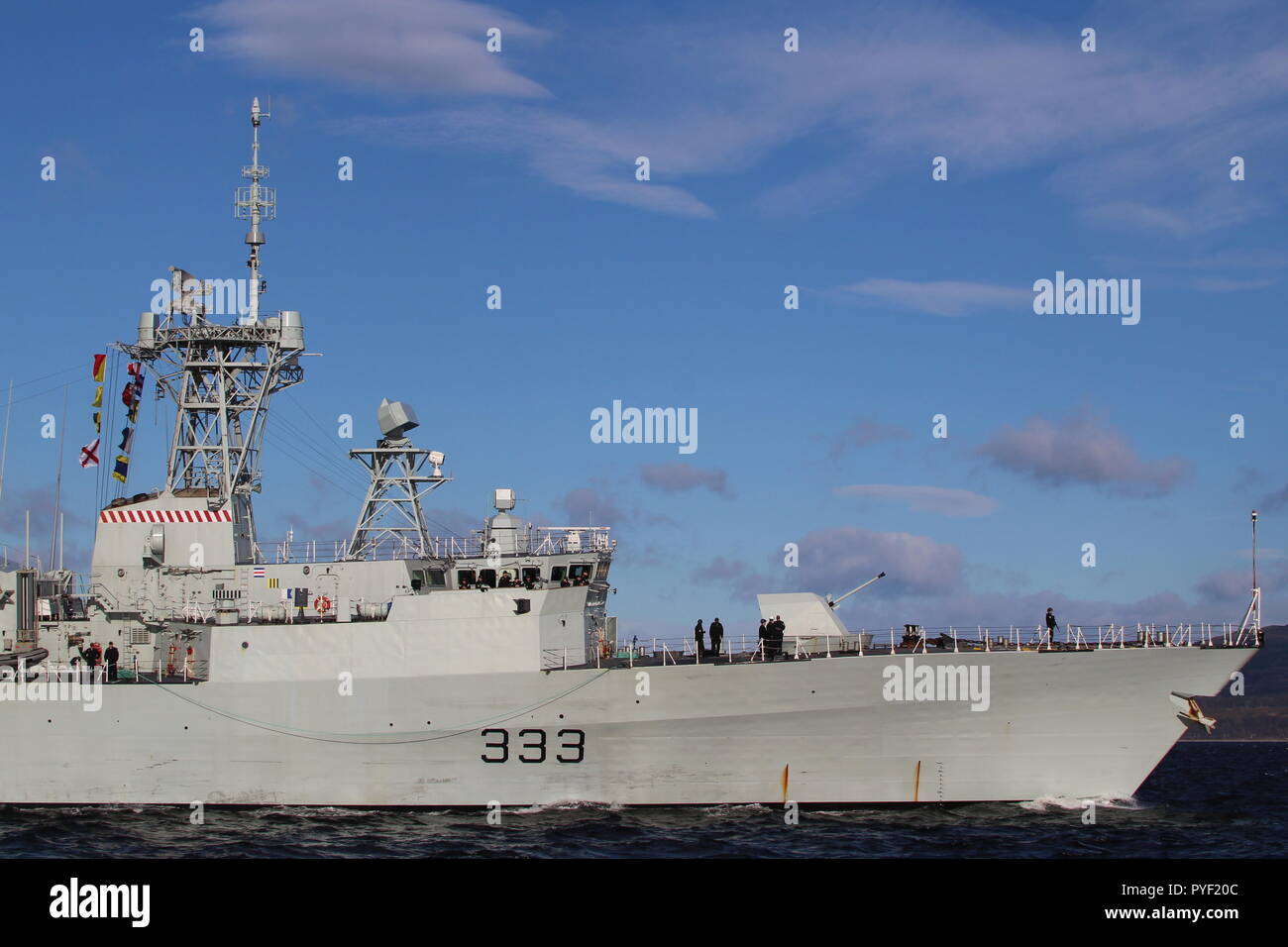 HMCS Toronto (FFH-333), a Halifax-class (or City-class) frigate ...
