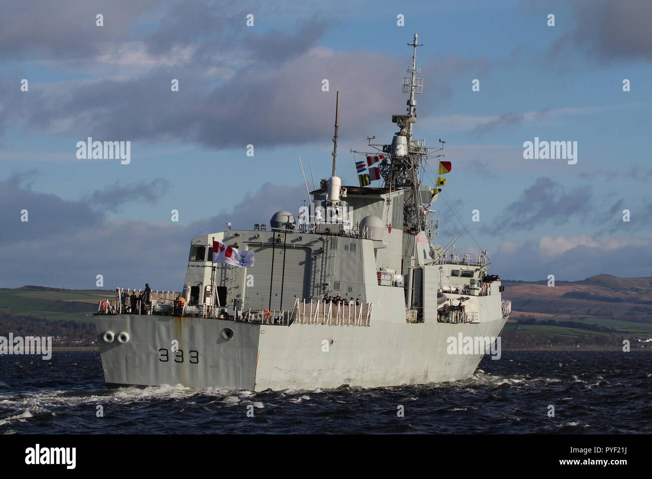 HMCS Toronto (FFH-333), a Halifax-class (or City-class) frigate ...
