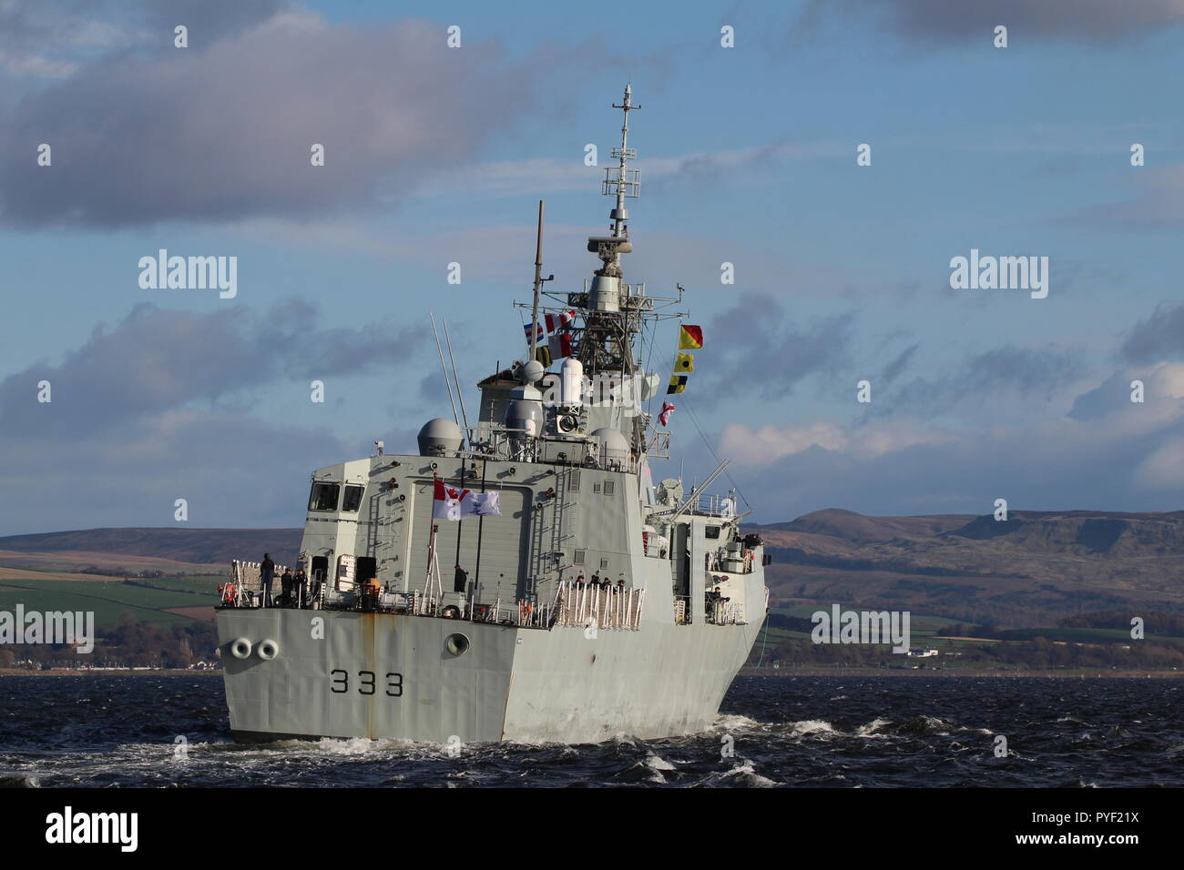 HMCS Toronto (FFH-333), a Halifax-class (or City-class) frigate ...