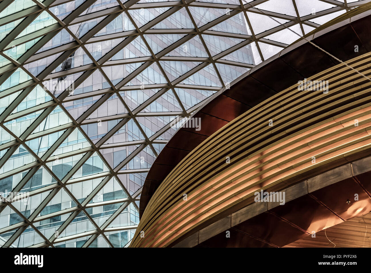 Glass roof shopping centre hi-res stock photography and images - Alamy