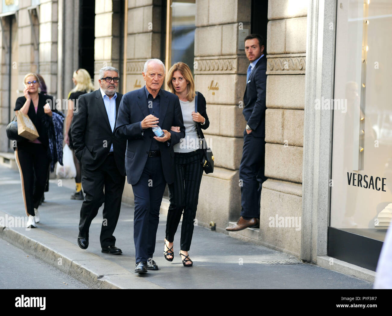Santo Versace goes to visit the employees at the Versace store in Via ...
