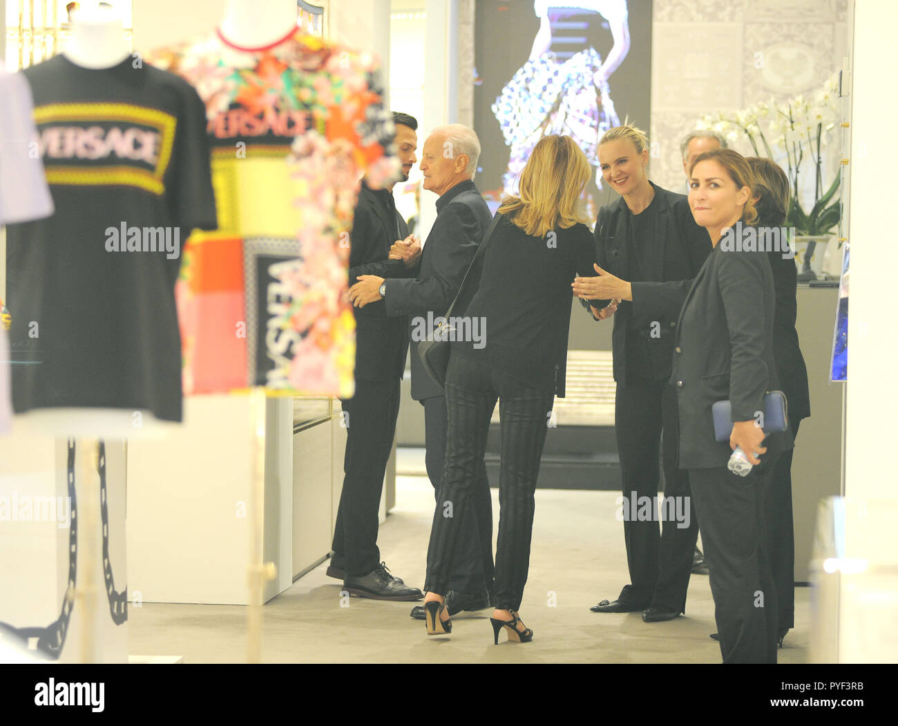 Santo Versace goes to visit the employees at the Versace store in Via ...