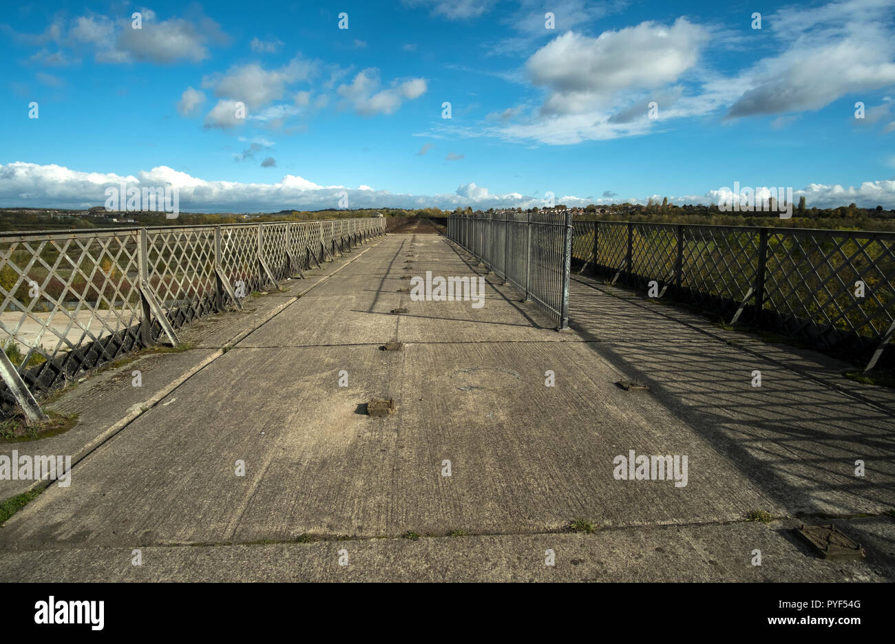 Bennerley viaduct near Ilkeston, Derbyshire, UK Stock Photo - Alamy
