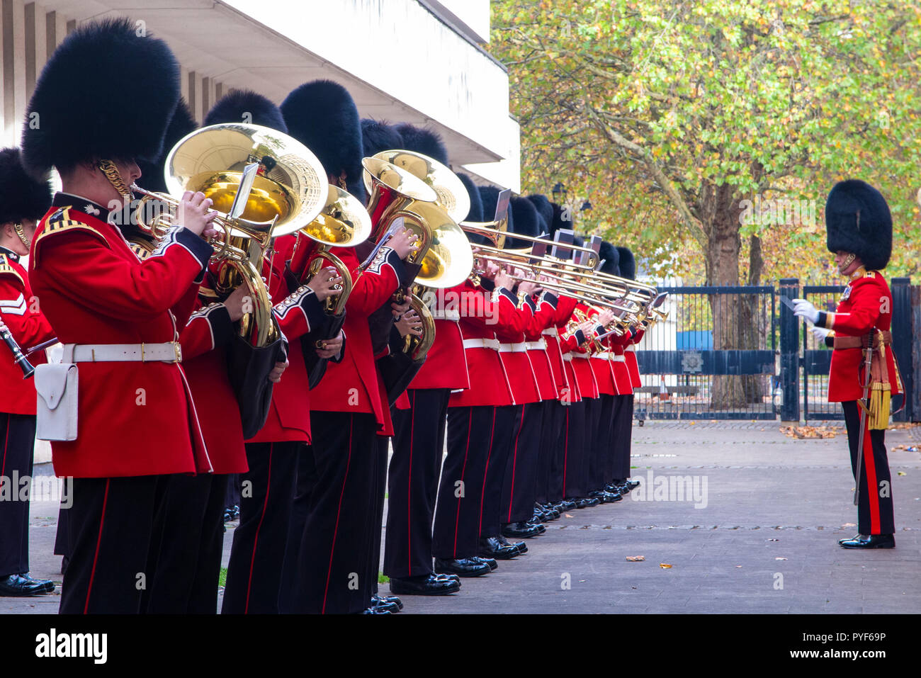 Smart military uniform uniforms hi-res stock photography and images - Alamy