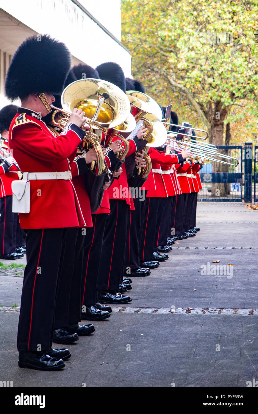 Smart military uniform uniforms hi-res stock photography and images - Alamy