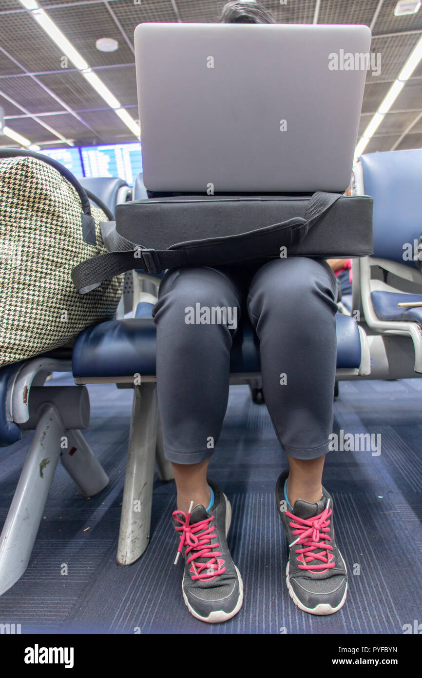 Airport lobby hi-res stock photography and images - Alamy