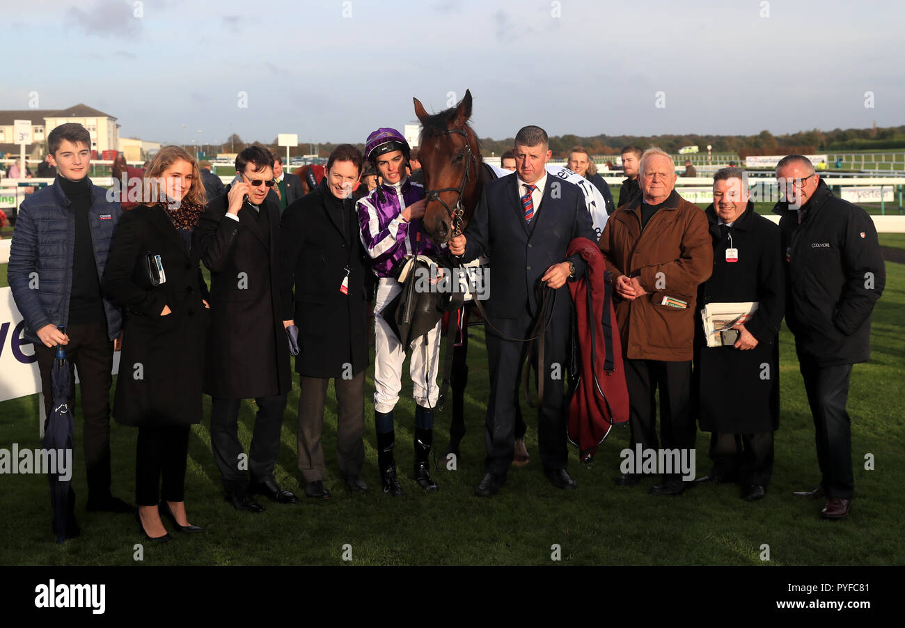 The winning connections of Magna Grecia pose for photographers after ...