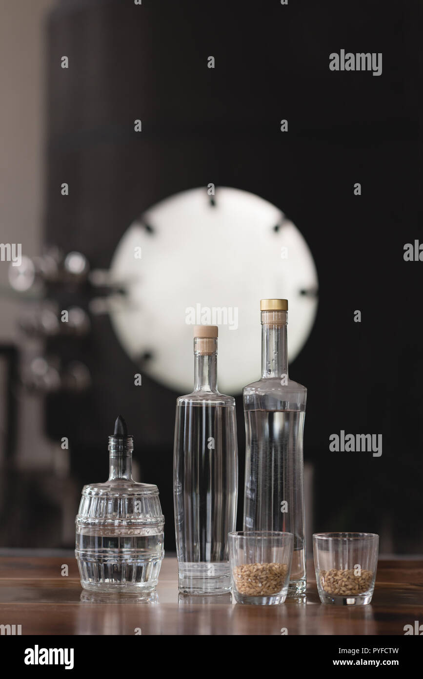 Production of glass bottles hi-res stock photography and images - Alamy