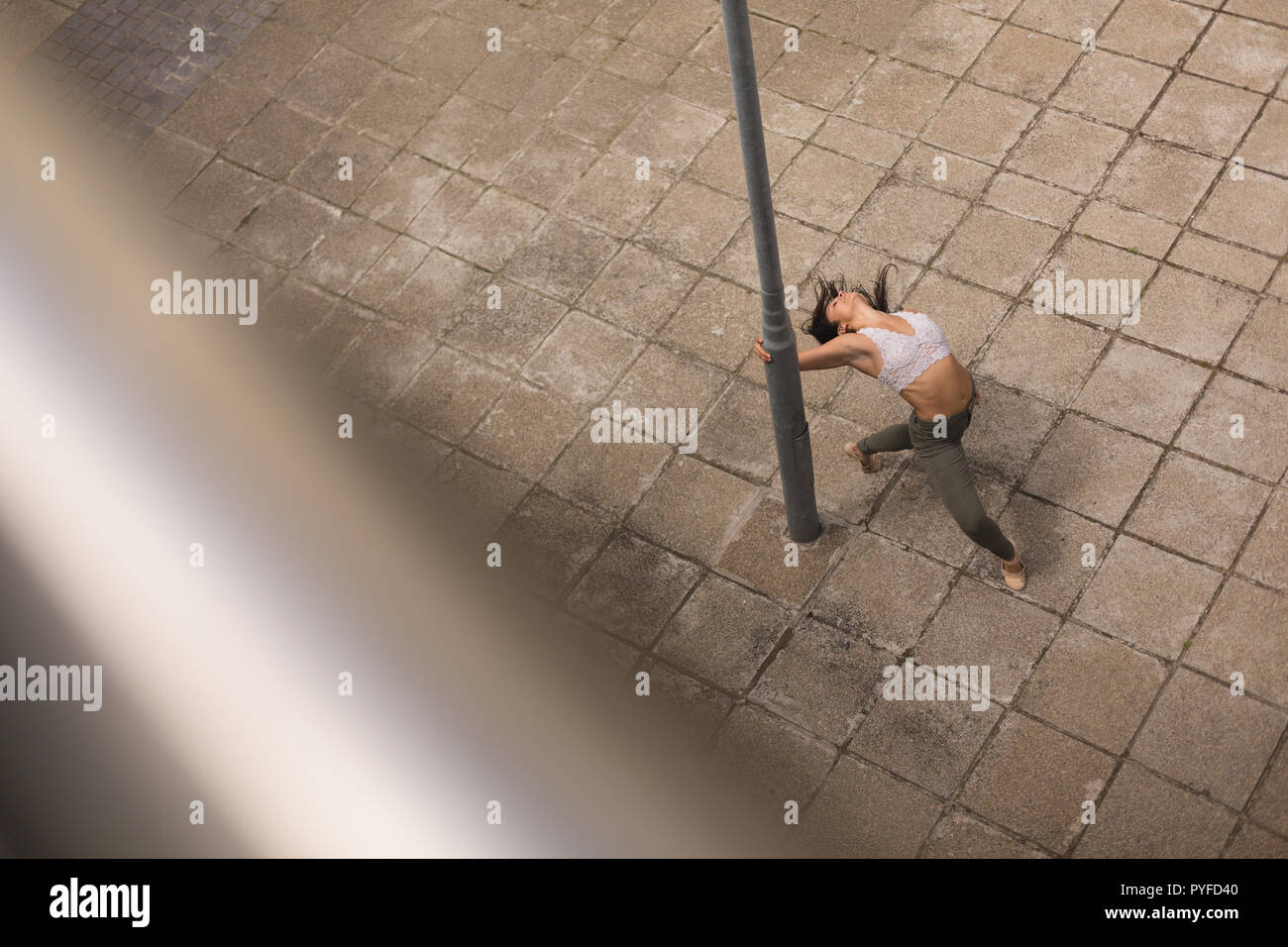 Urban dancer practicing dance in the city Stock Photo - Alamy