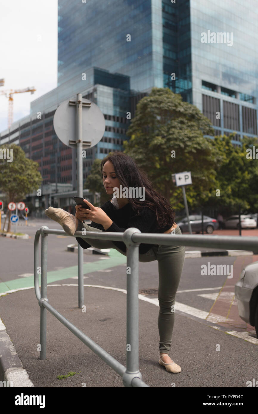 Mobile practice hi-res stock photography and images - Alamy