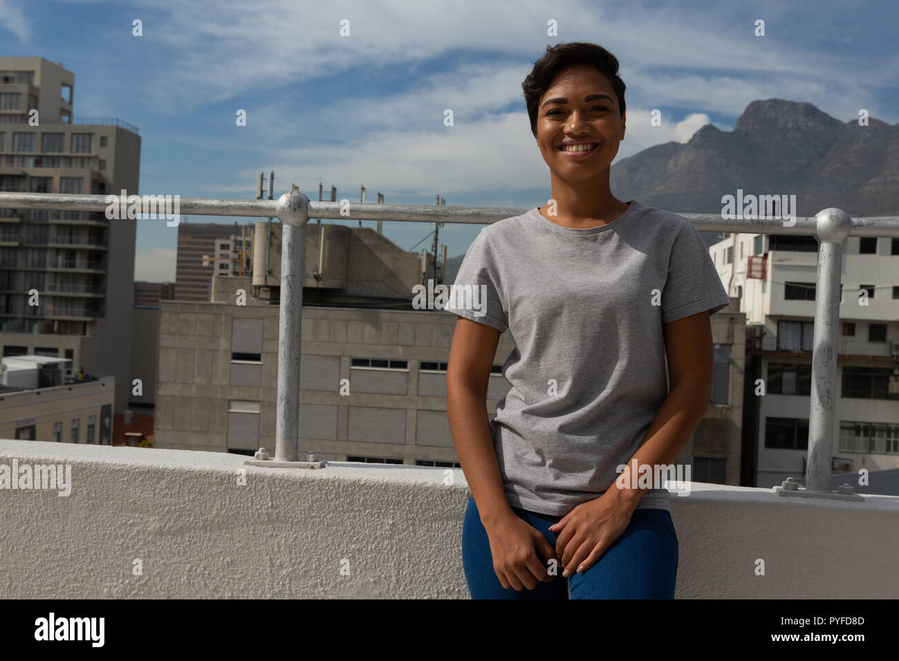 Standing model hi-res stock photography and images - Alamy