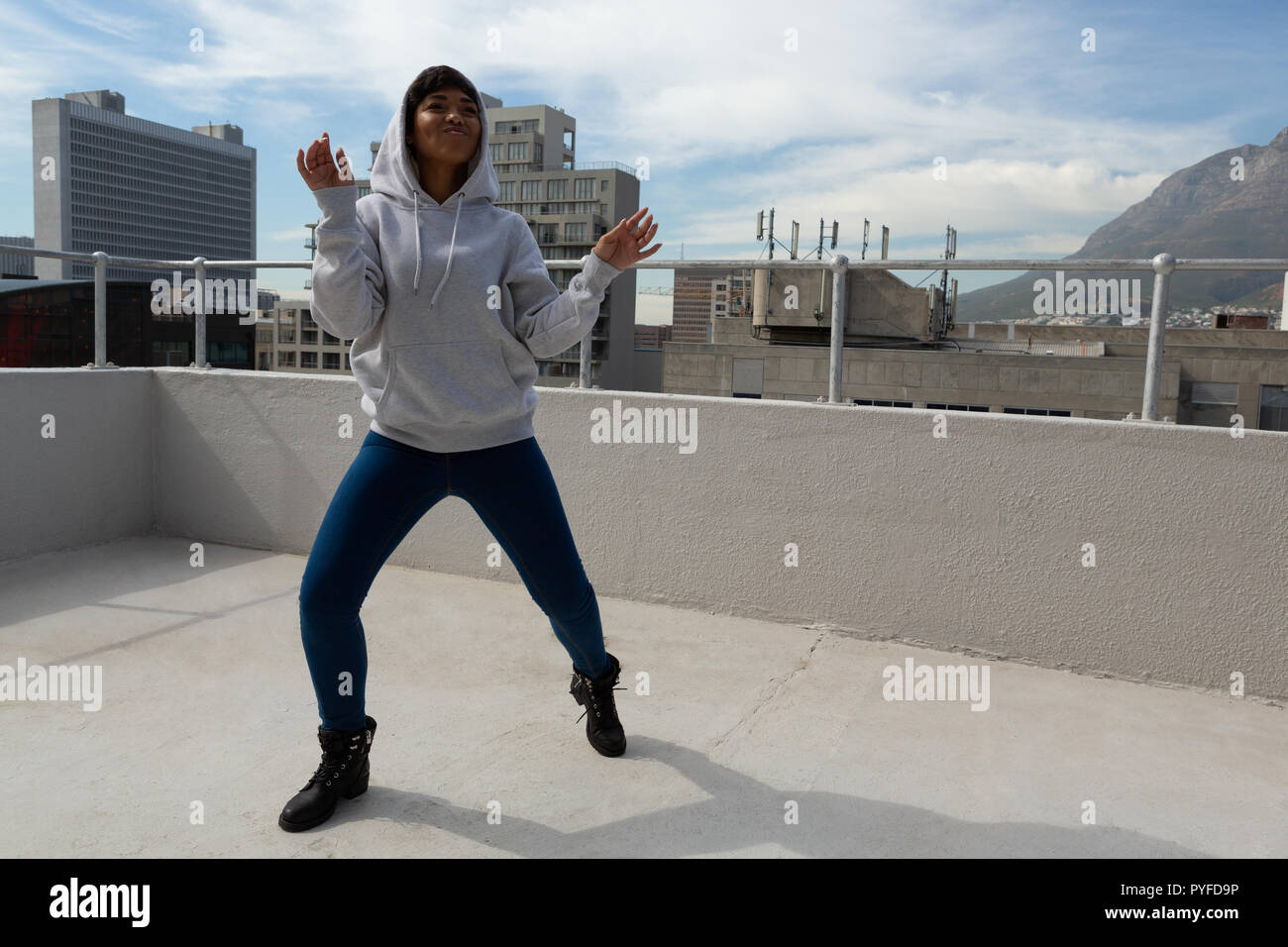 Dancing model hi-res stock photography and images - Alamy