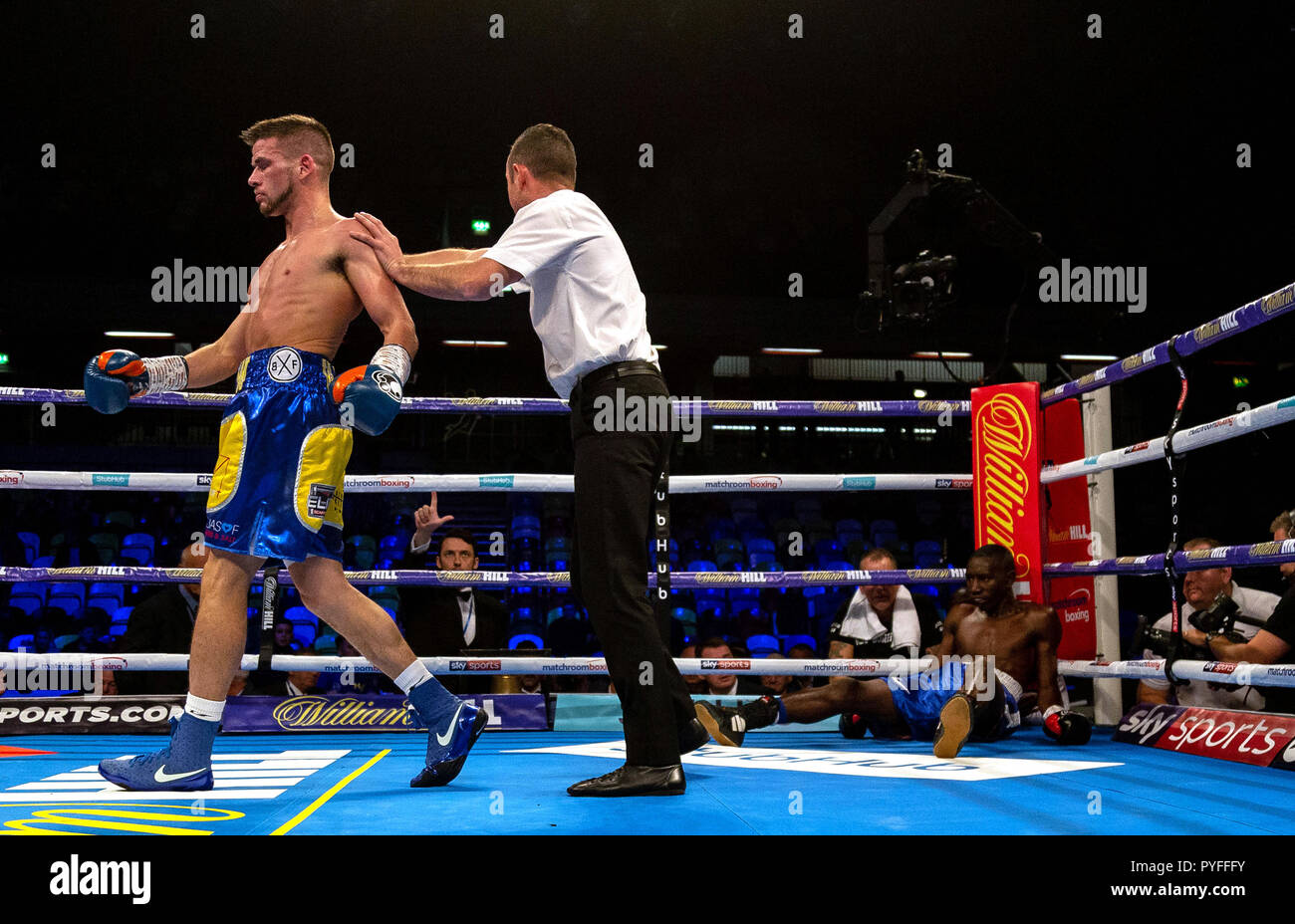 Martin J Ward celebrates victory in the Super-Featherweight Contest at ...