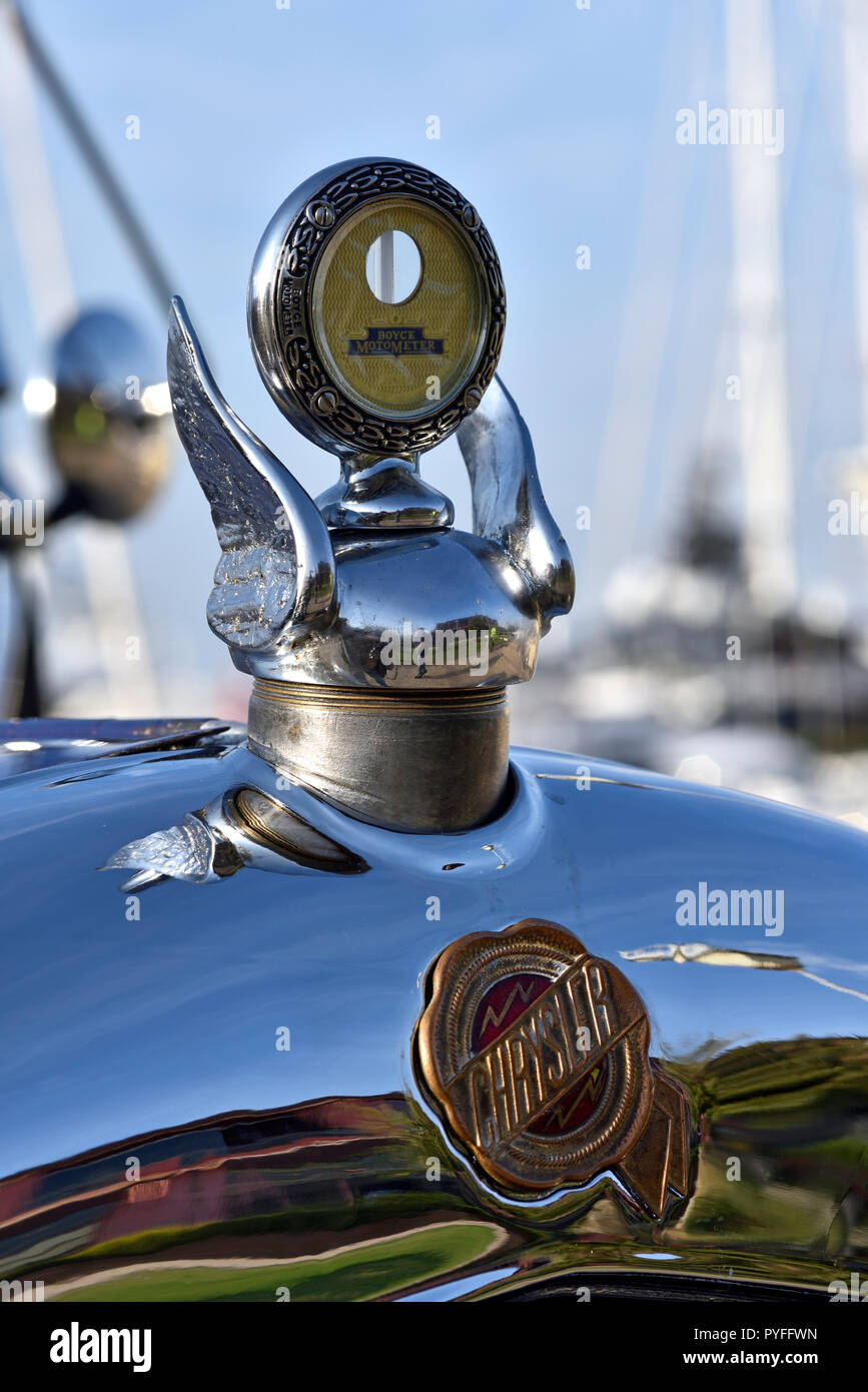 Old chrysler badge hi-res stock photography and images - Alamy