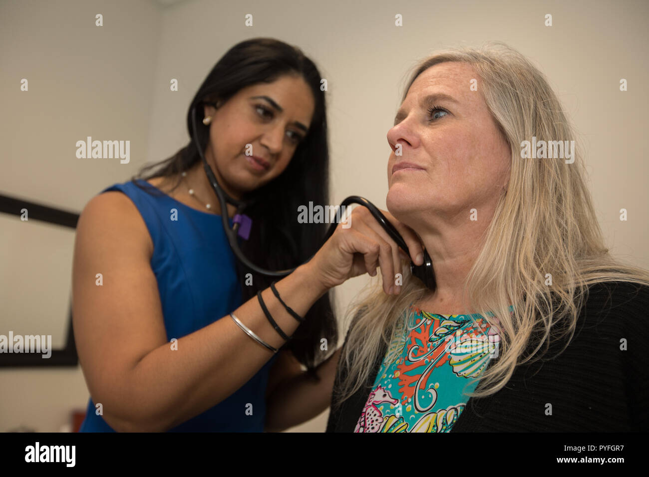 Cardiologist hi-res stock photography and images - Alamy