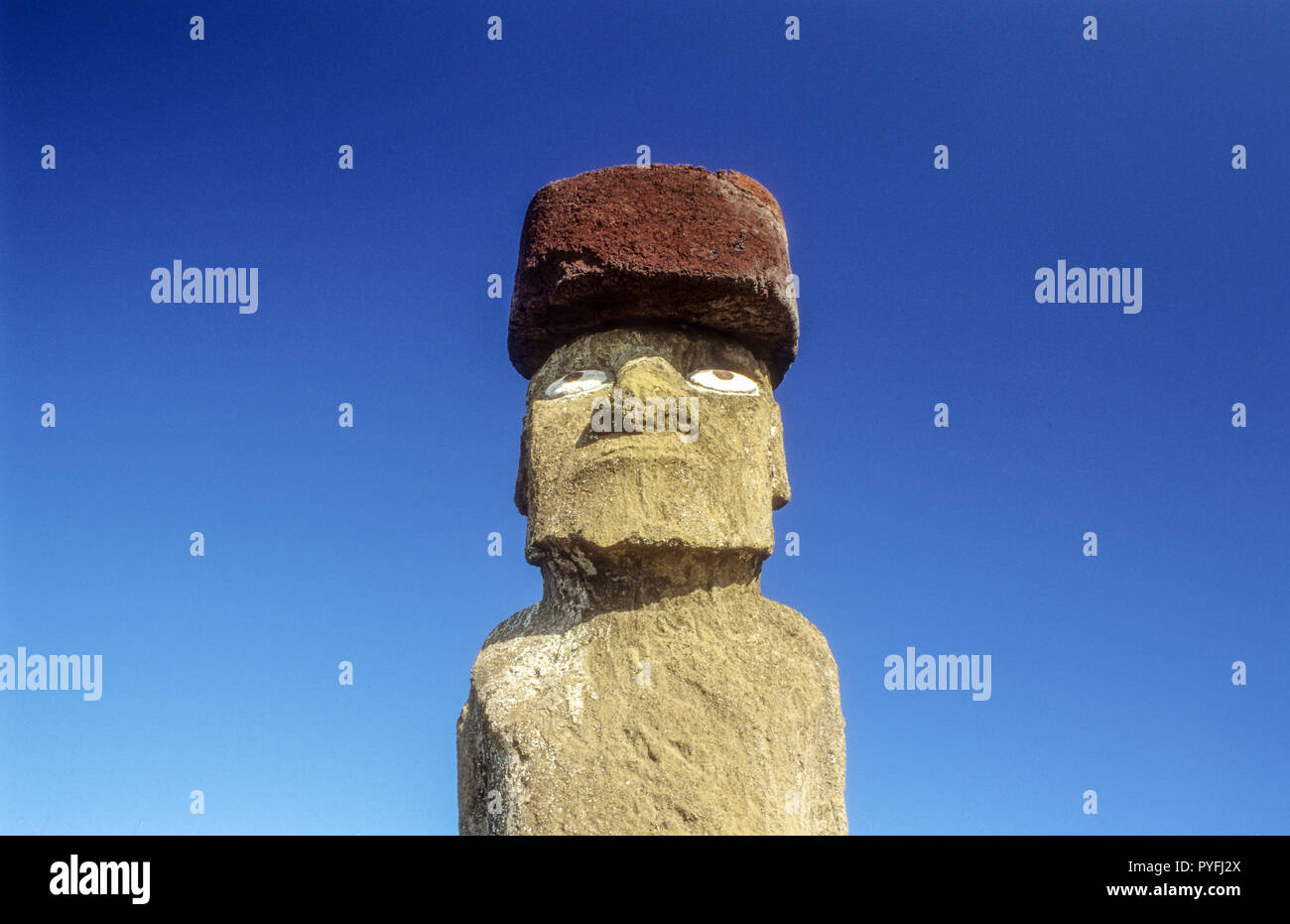 A single Moai statue on Easter Island Stock Photo - Alamy