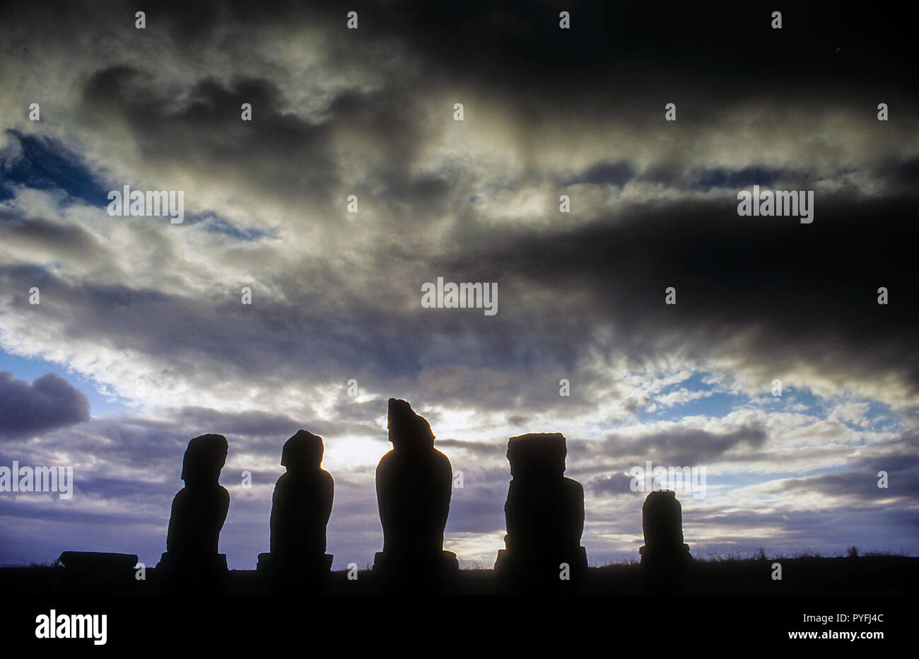 Rapa nui national park hi-res stock photography and images - Alamy