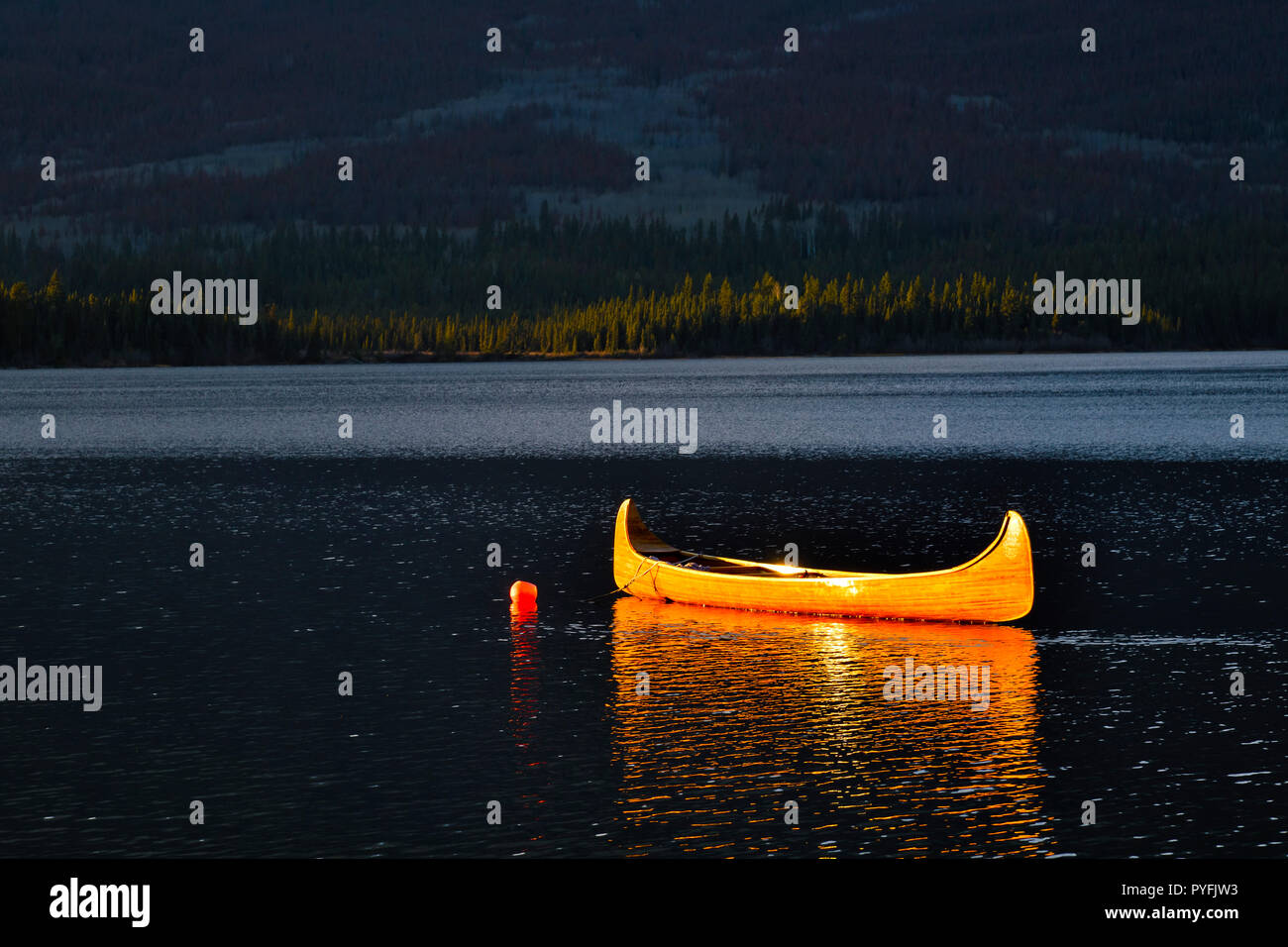 Empty canoe hi-res stock photography and images - Alamy