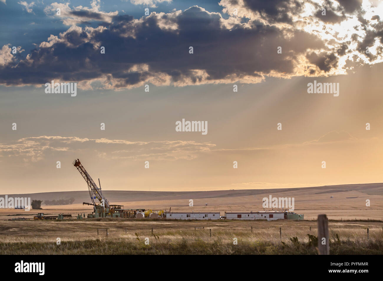 Alberta oil rig hi-res stock photography and images - Alamy