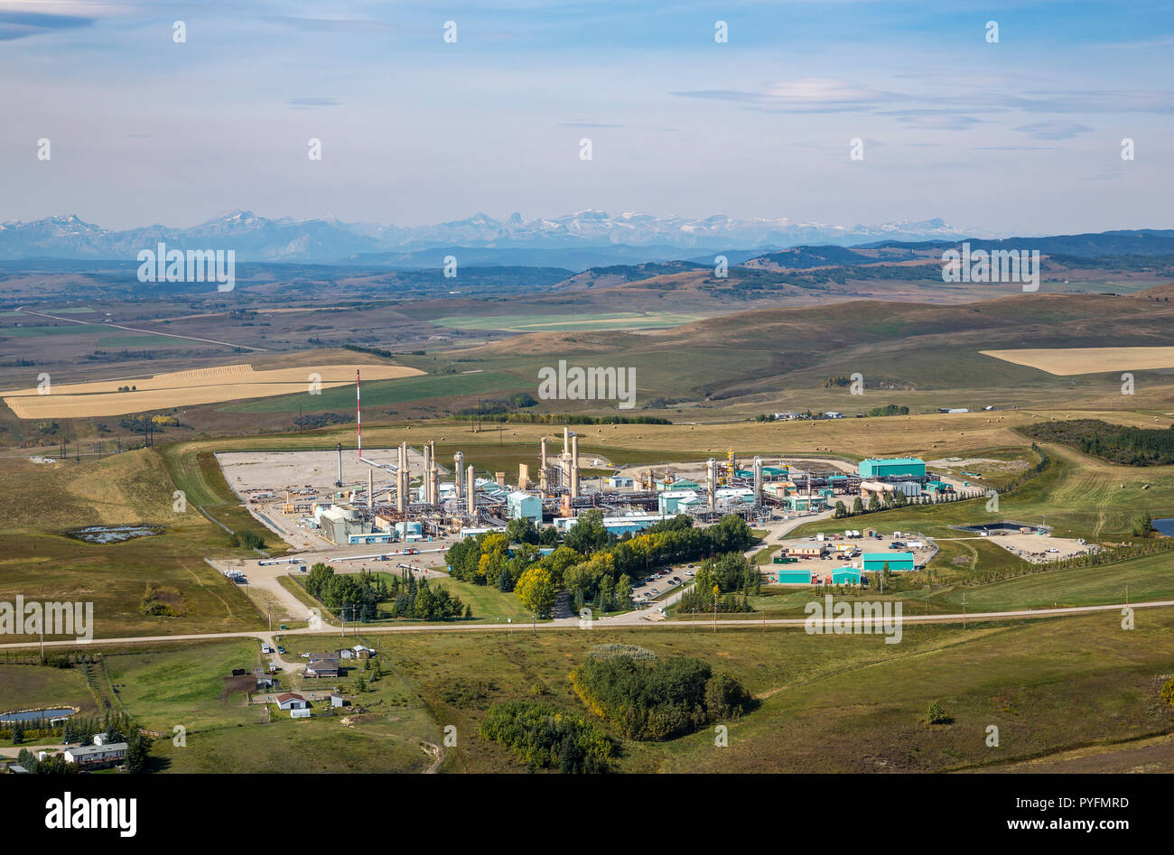 Interpipeline Extraction Plant north of Cochrane, Alberta processing ...