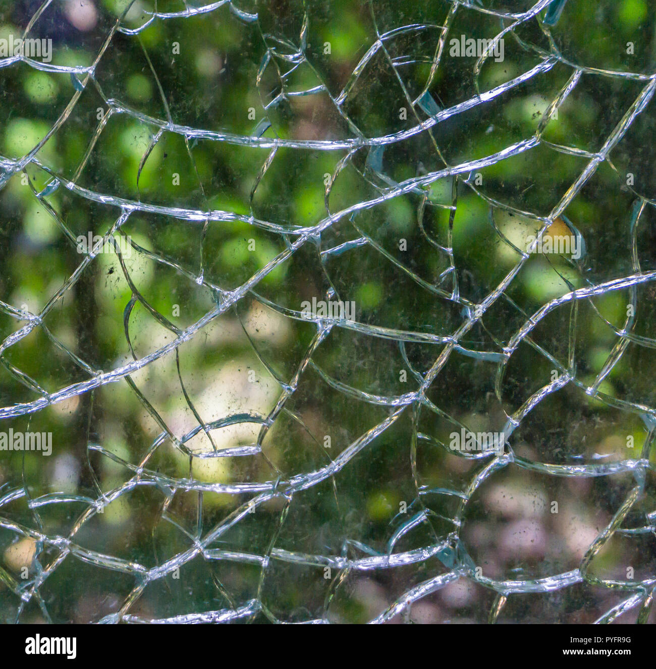 Fractured glass texture hi-res stock photography and images - Alamy