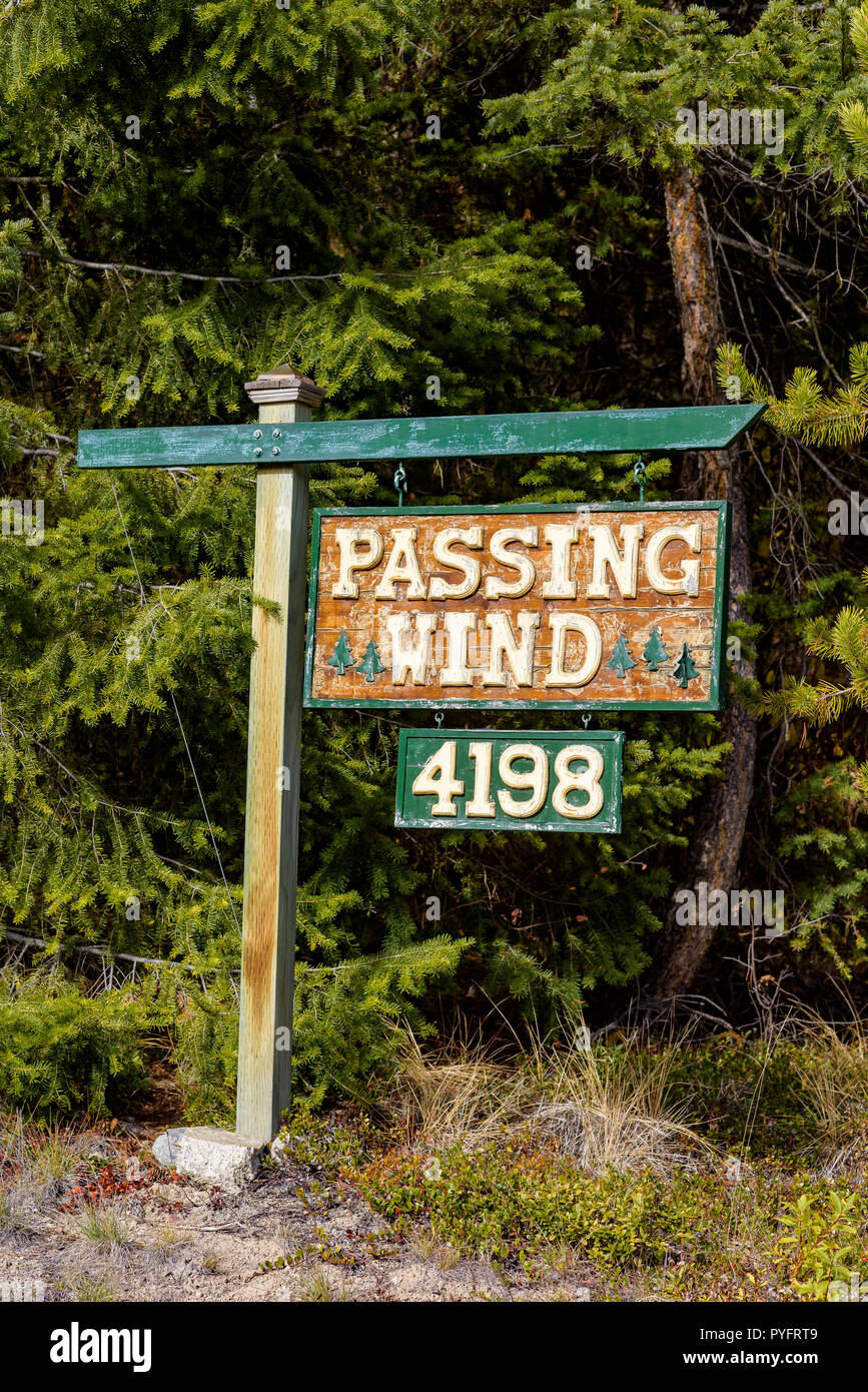 House sign, passing wind Stock Photo - Alamy