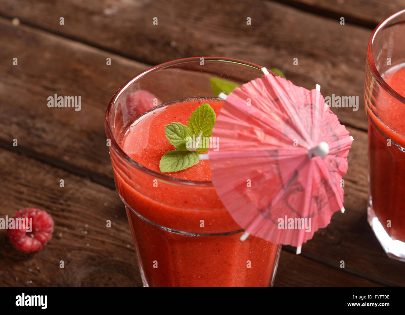 raspberry cocktail with mint Stock Photo - Alamy