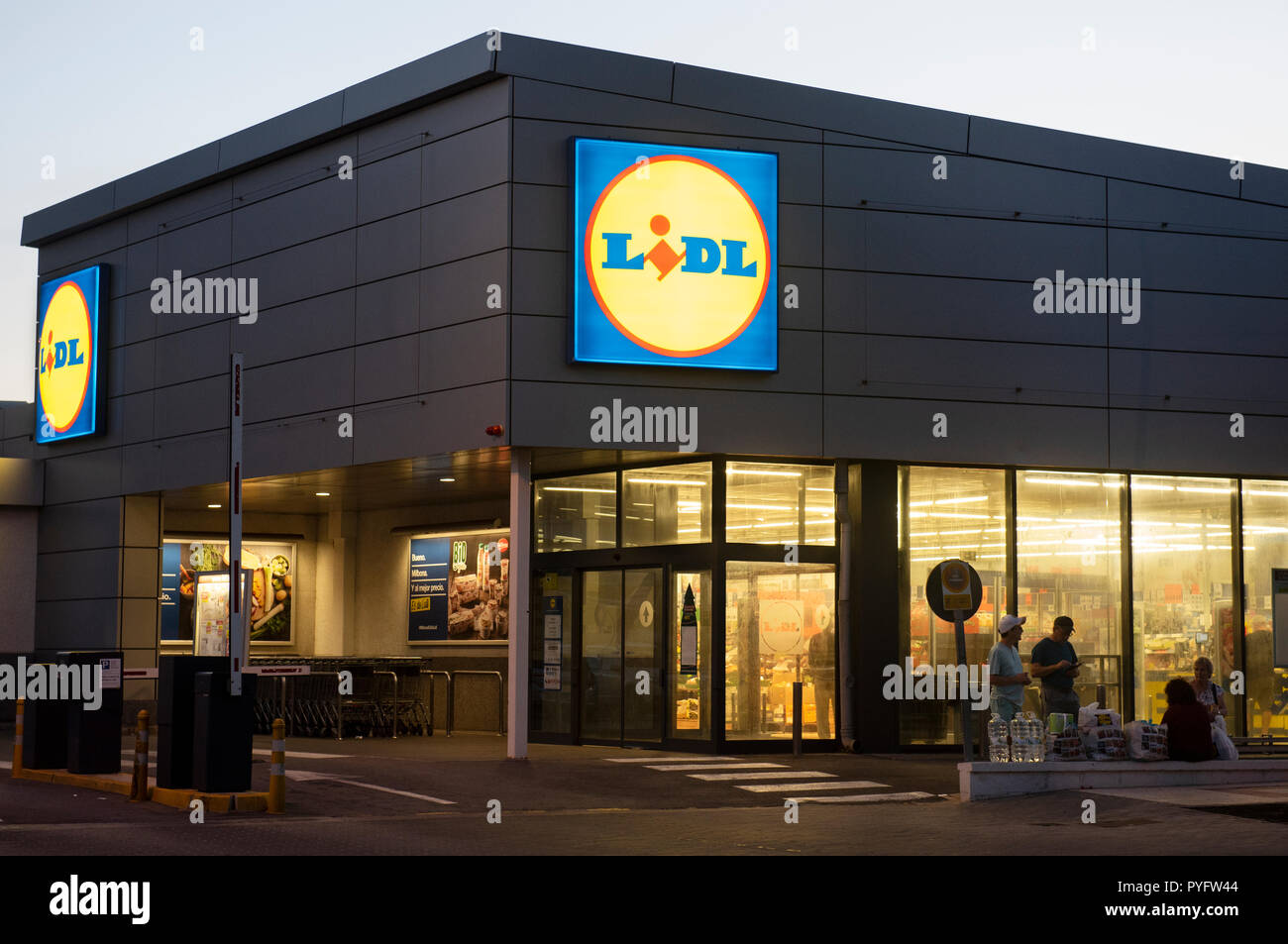 Lidl brand hi-res stock photography and images - Alamy