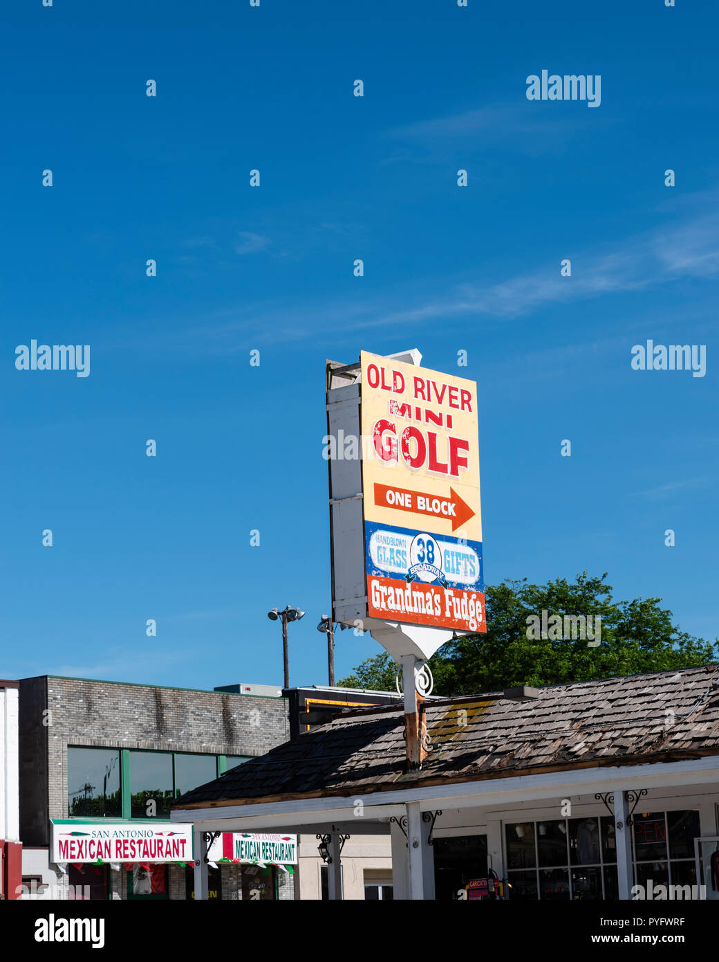 Signs for tourist businesses in Wisconsin Dells, Wisconsin Stock Photo ...
