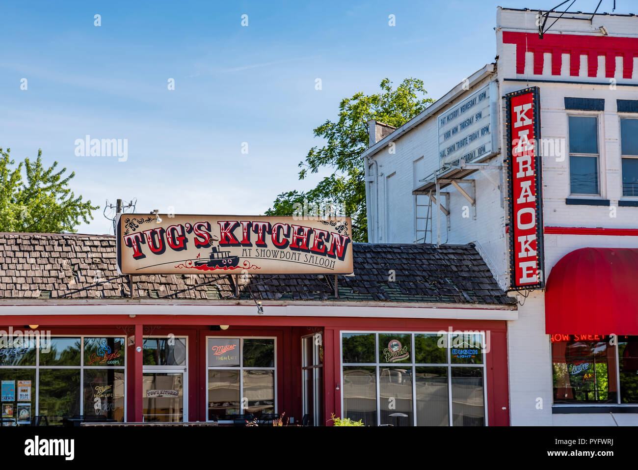 Signs for tourist businesses in Wisconsin Dells, Wisconsin Stock Photo ...