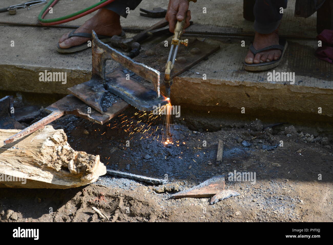 Cast welding hi-res stock photography and images - Alamy