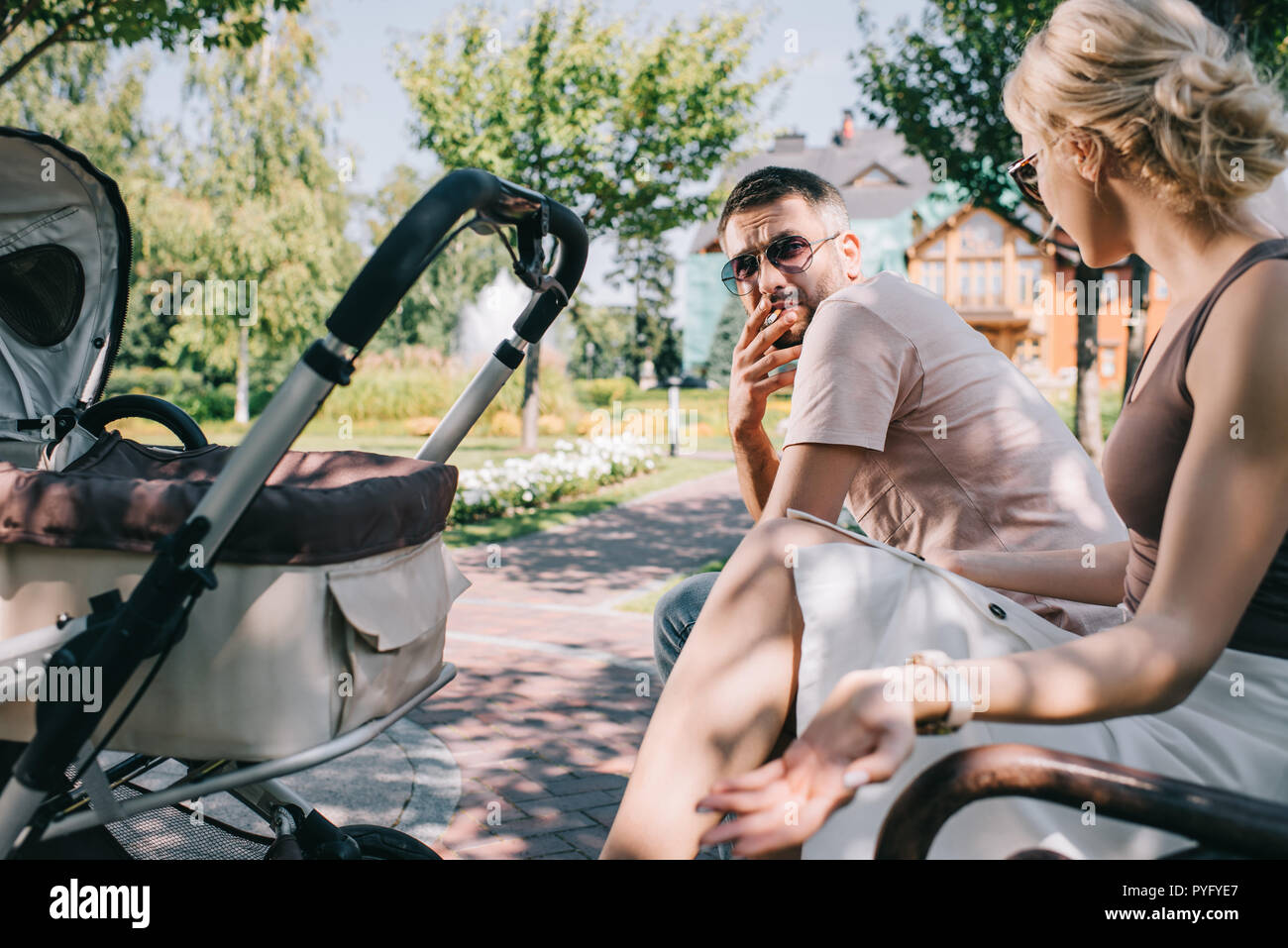 Smoking mommy hi-res stock photography and images - Alamy