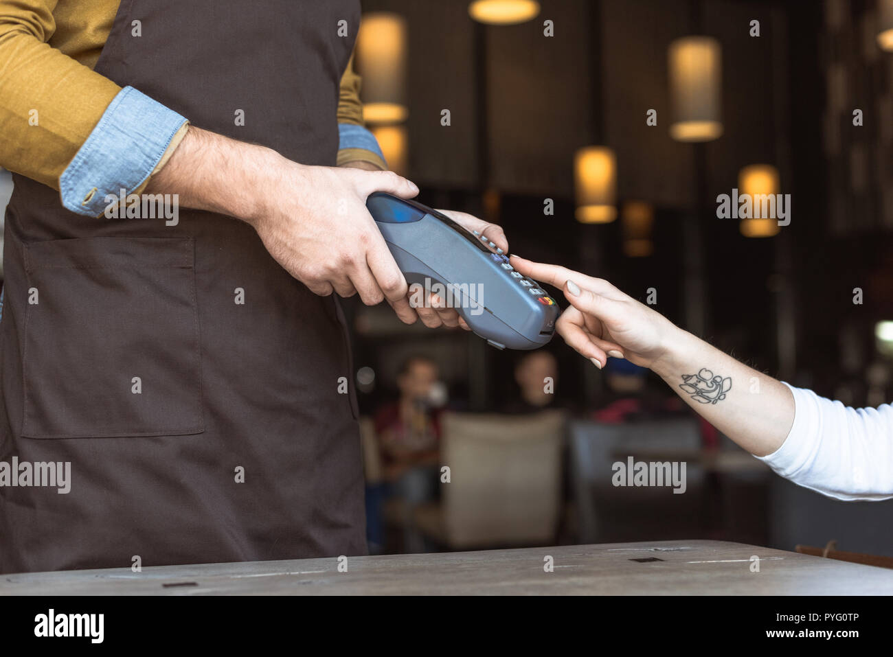 Pdq terminal hi-res stock photography and images - Alamy