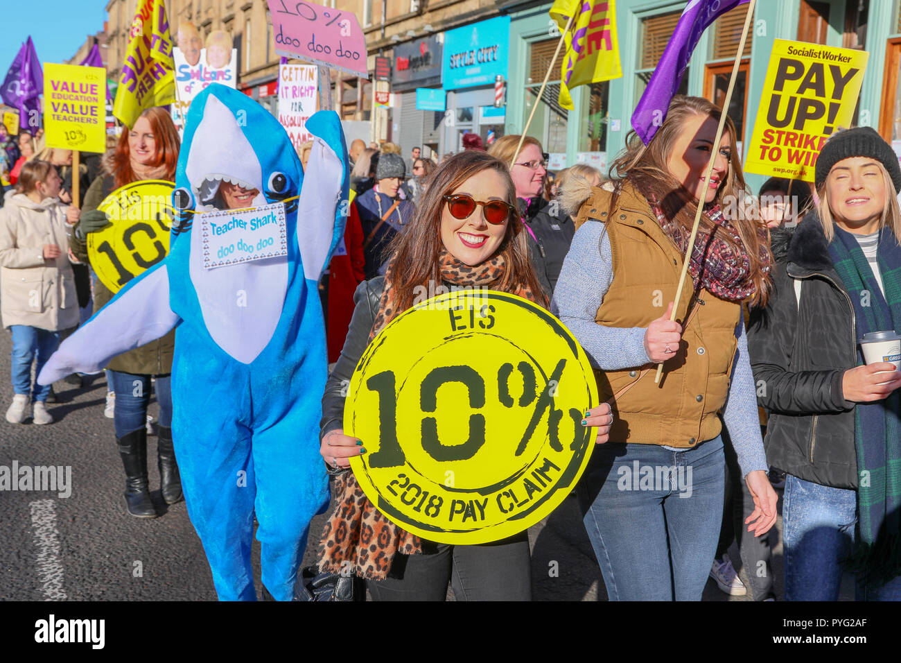 Secondary pupils scotland and teacher hi-res stock photography and ...