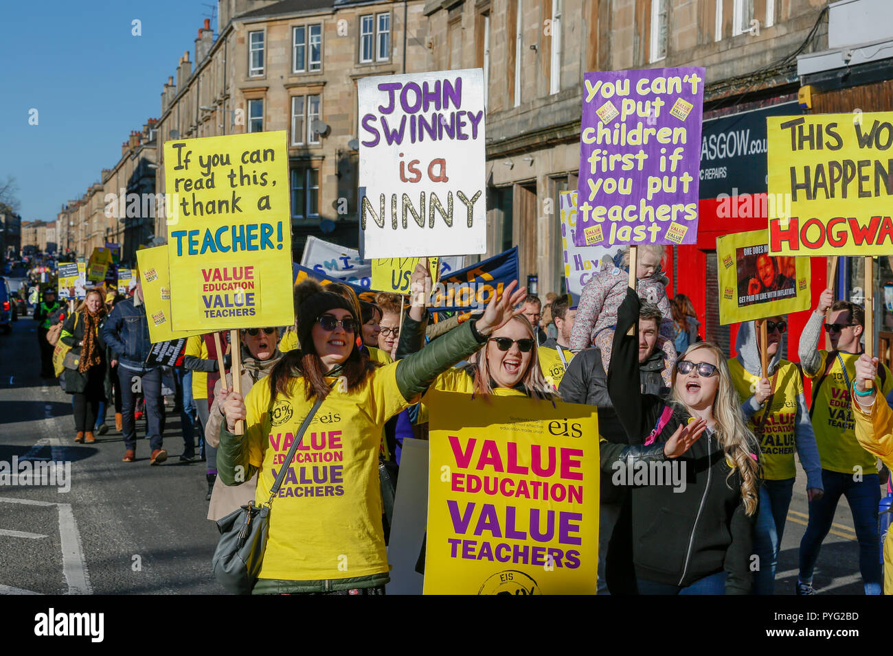 Secondary pupils scotland and teacher hi-res stock photography and ...