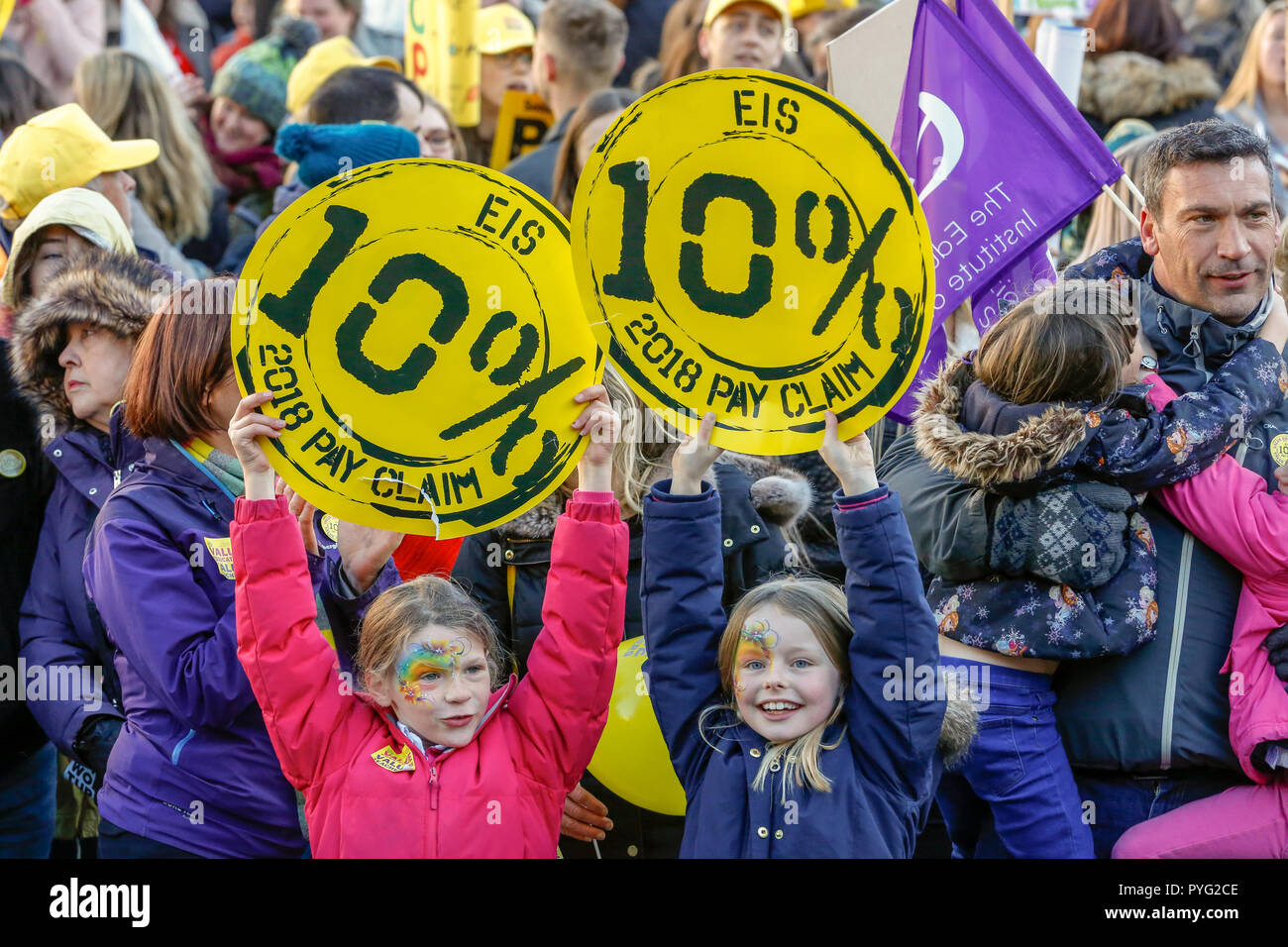 Secondary pupils scotland and teacher hi-res stock photography and ...