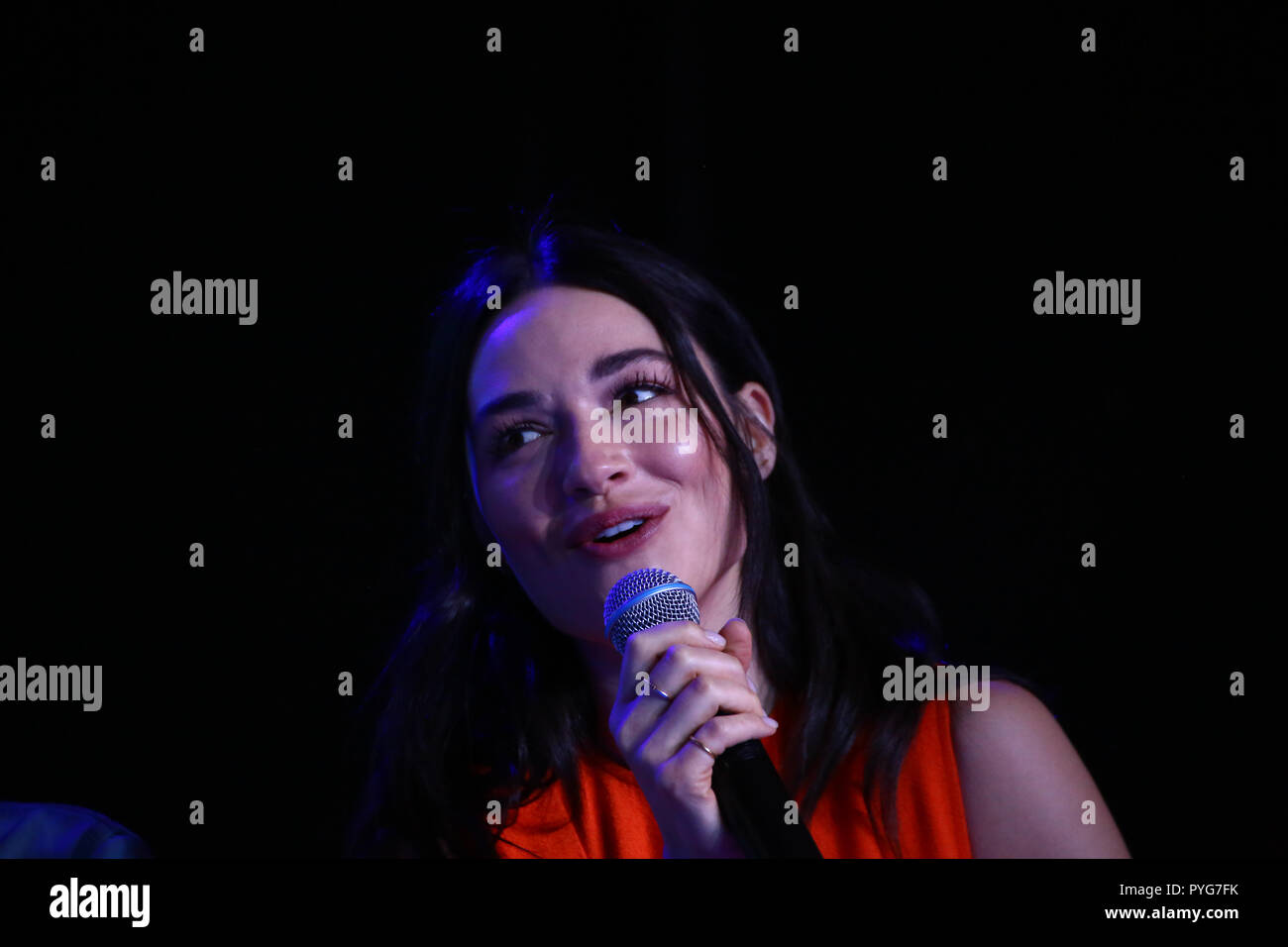 Teen wolf actress crystal reed hi-res stock photography and images - Alamy