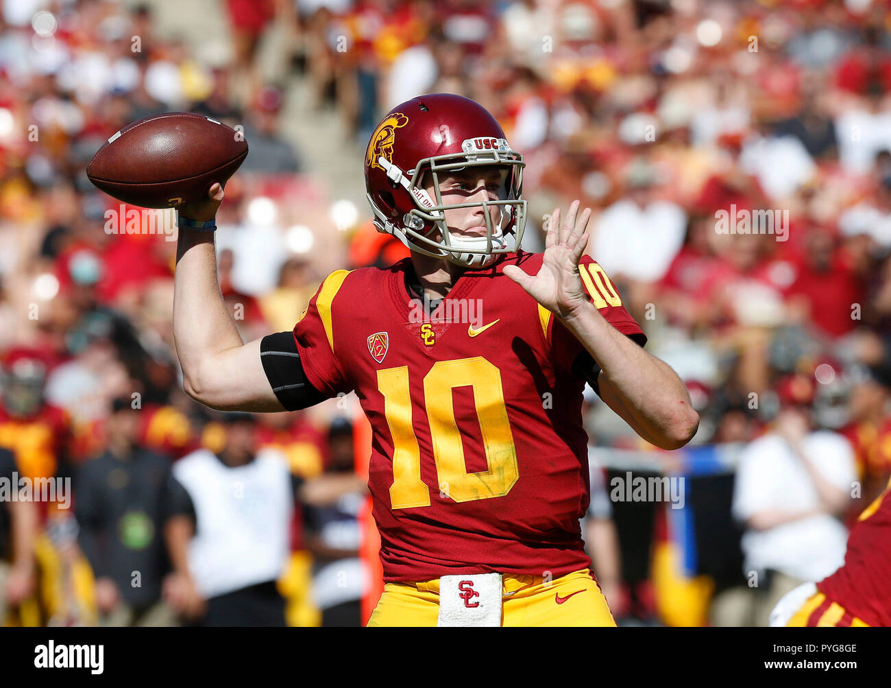 October 27, 2018 USC Trojans quarterback Jack Sears #10 throws a pass ...