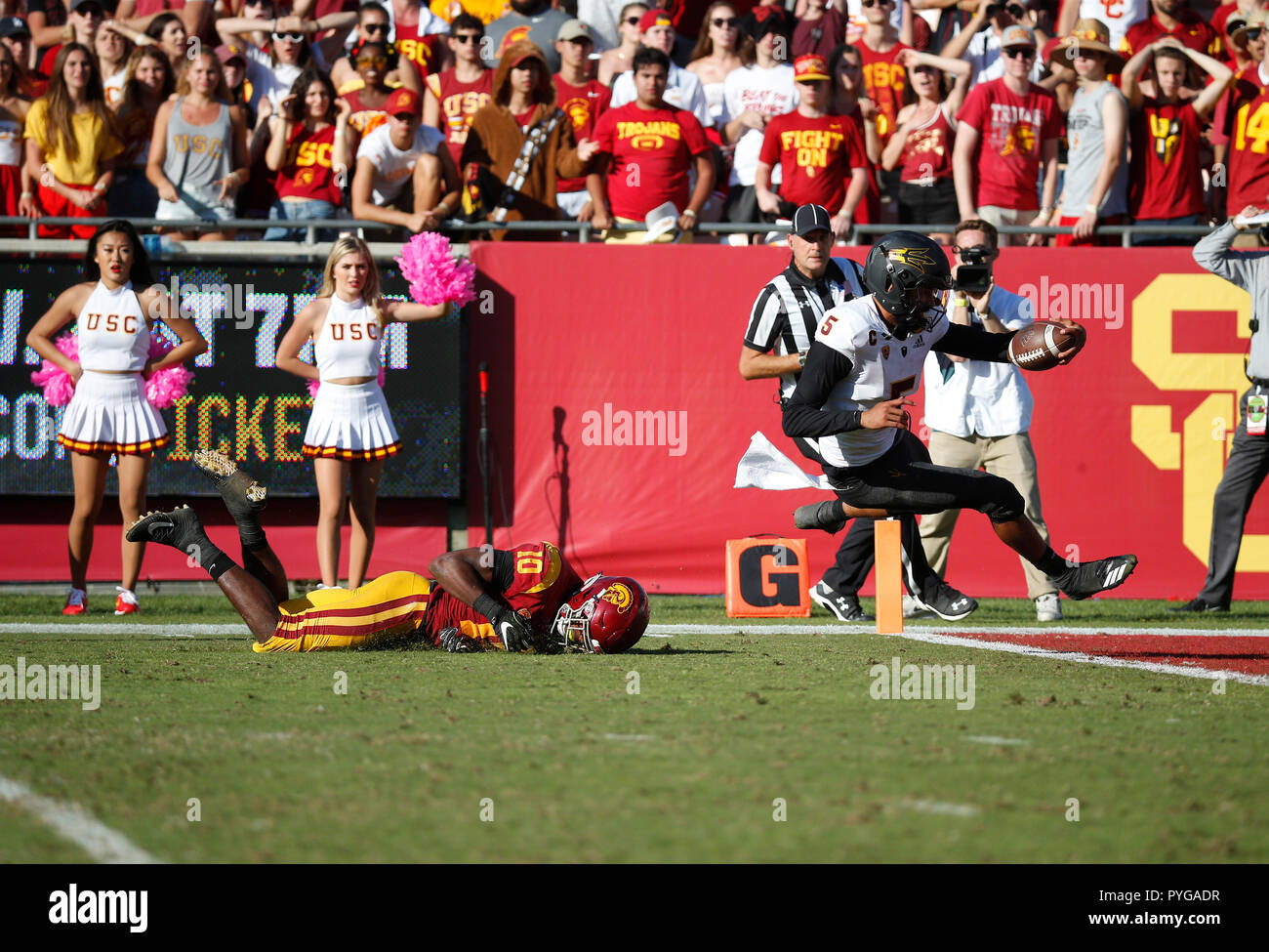 Los Angeles, USA. October 27, 2018 Arizona State Sun Devils quarterback ...