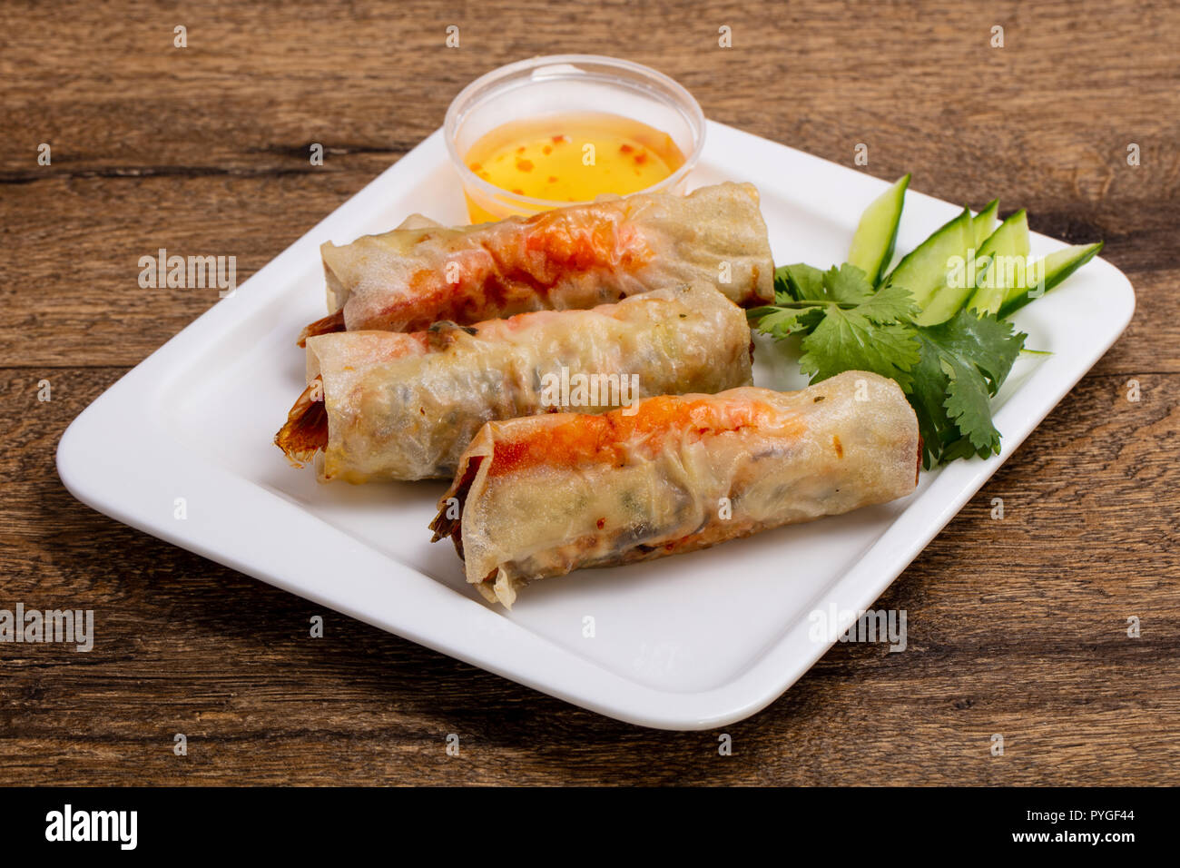 Vietnamese spring roll with prawn Stock Photo - Alamy