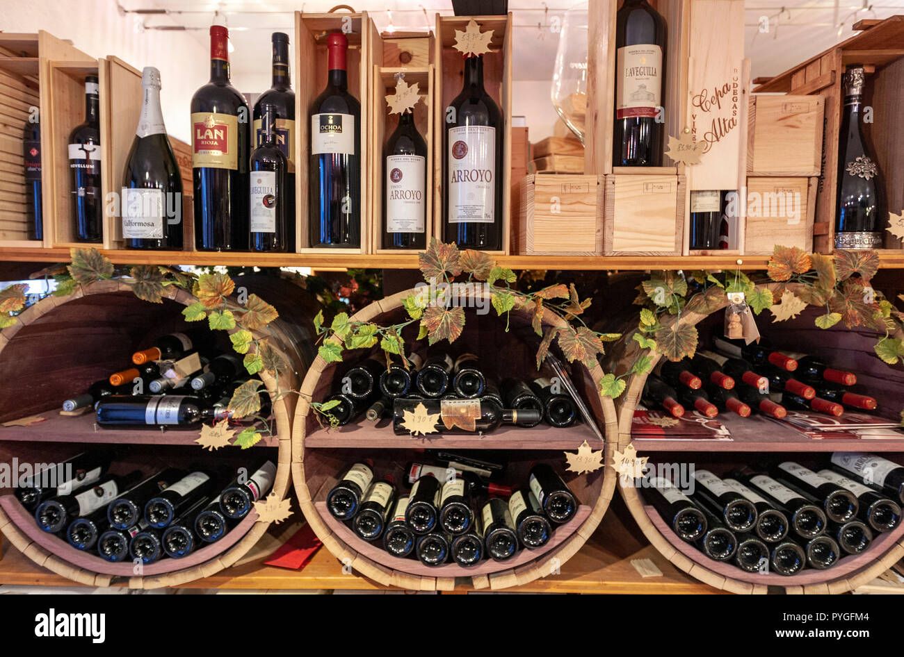 Bodega peral hi-res stock photography and images - Alamy